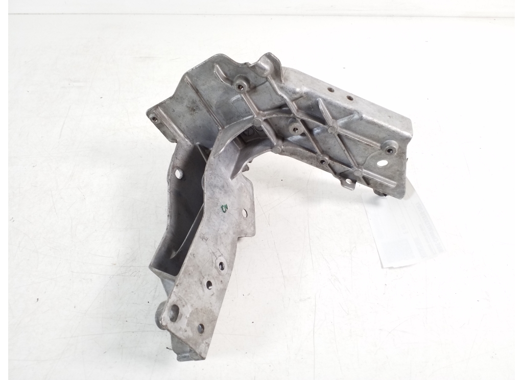 Naudotas Mercedes Benz E-Class Priekinio rėmo kita detalė A2536210600