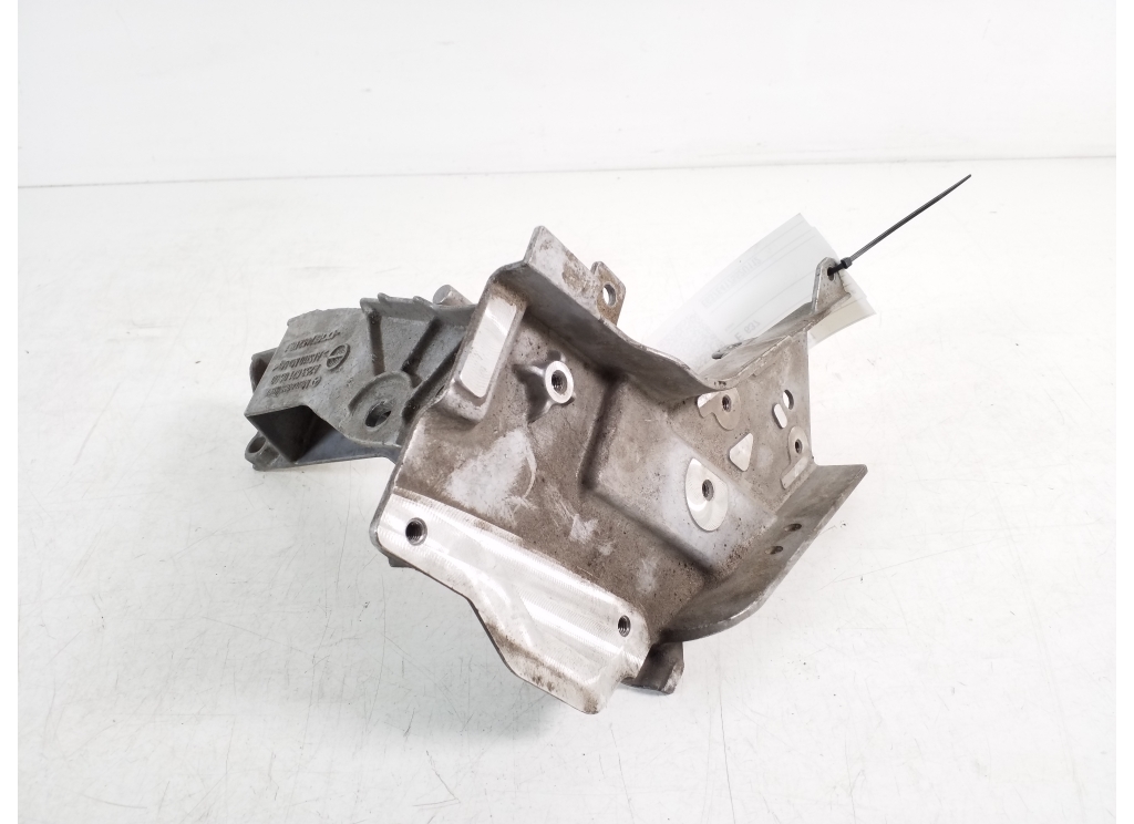 Naudotas Mercedes Benz E-Class Priekinio rėmo kita detalė A2536210600