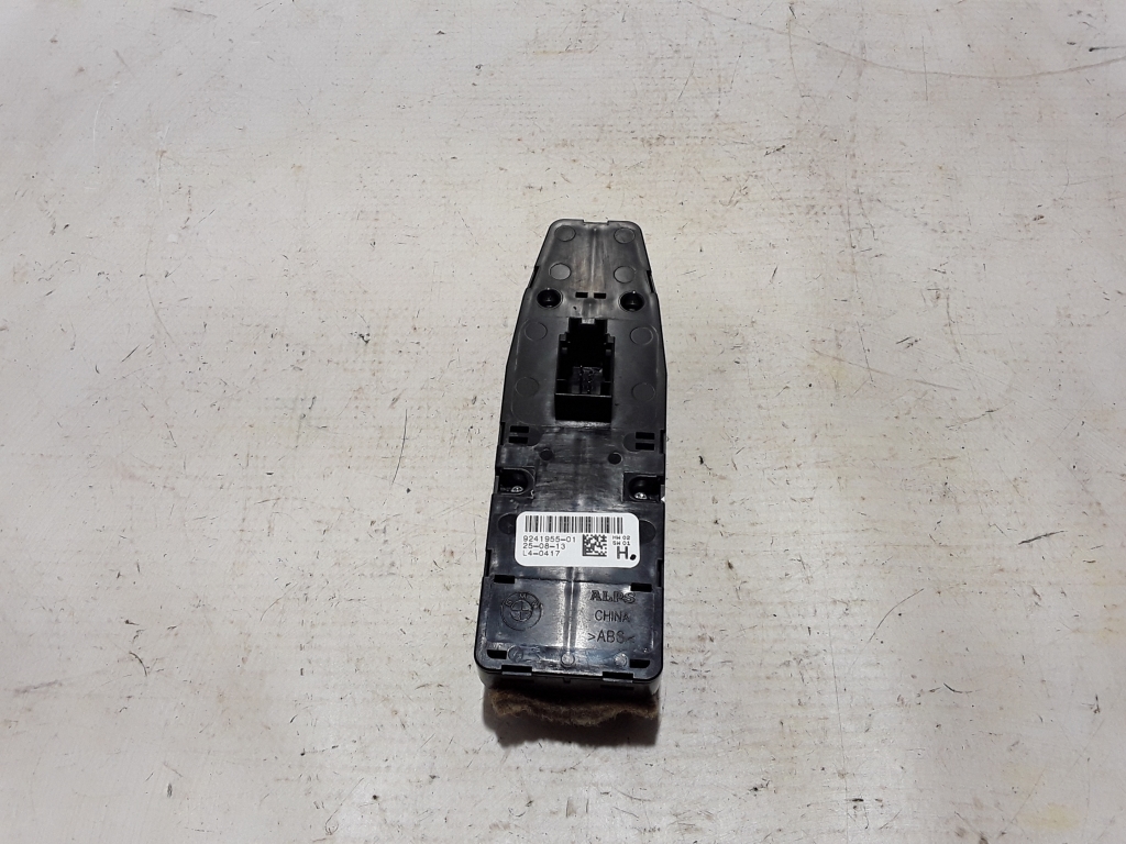 Used BMW 5 SERIES Front door glass switch 9241955