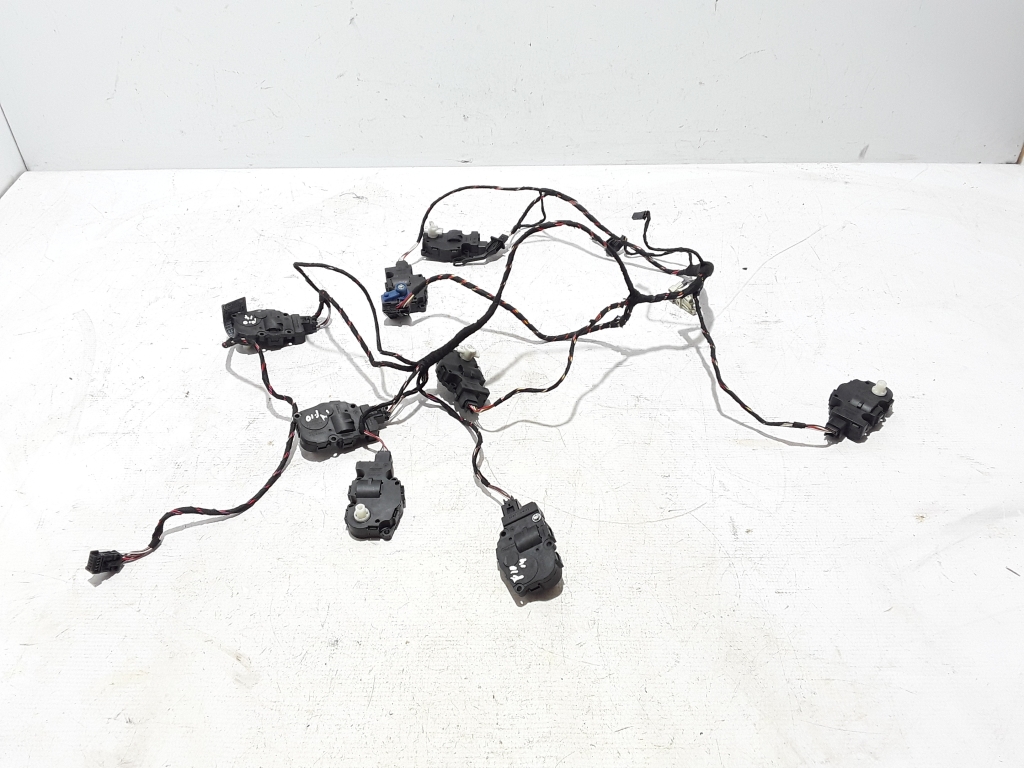 Used BMW 5 SERIES Interior shoulder valve motor 9319037