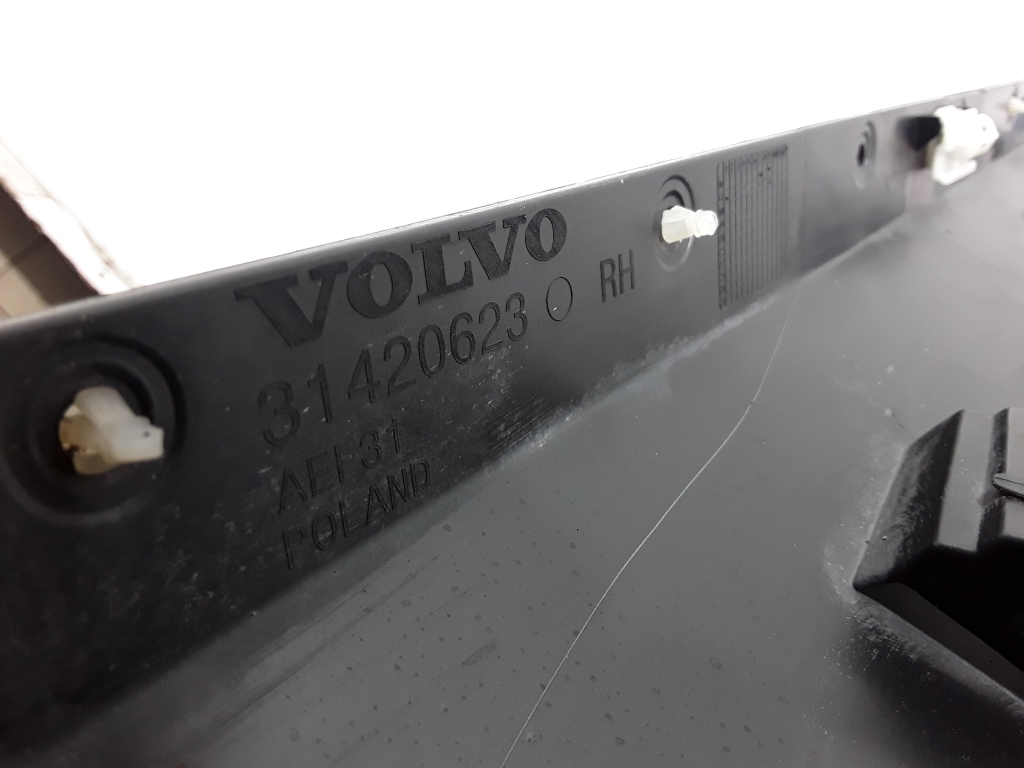 Used VOLVO XC60 Exterior sill trim 31420623