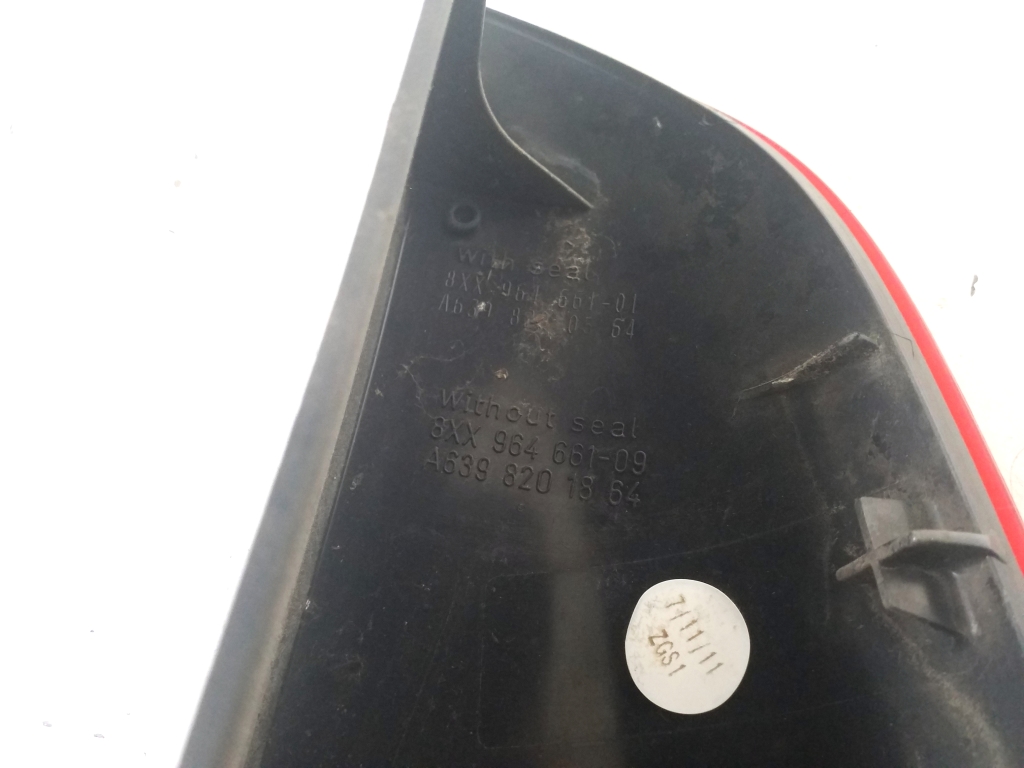 Used Mercedes Benz Vito Rear lamp reflector A6398201864