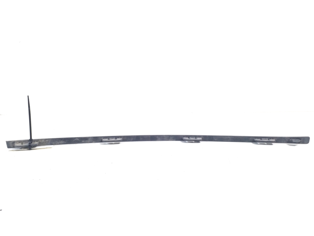 Used Mercedes Benz CLA-Class Other part of the front bumper A1188855401