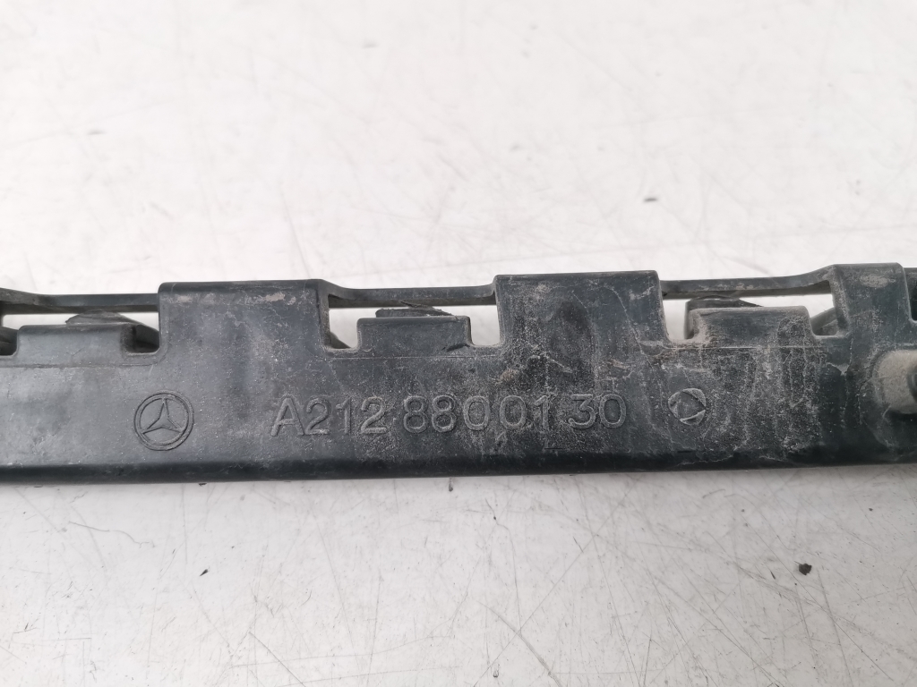 Naudotas Mercedes Benz E-Class Galinio bamperio laikiklis A2128800130