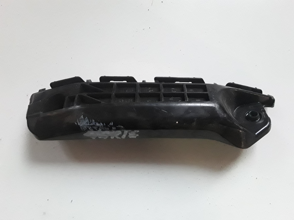 Used TOYOTA Yaris Front bumper bracket 525350D090