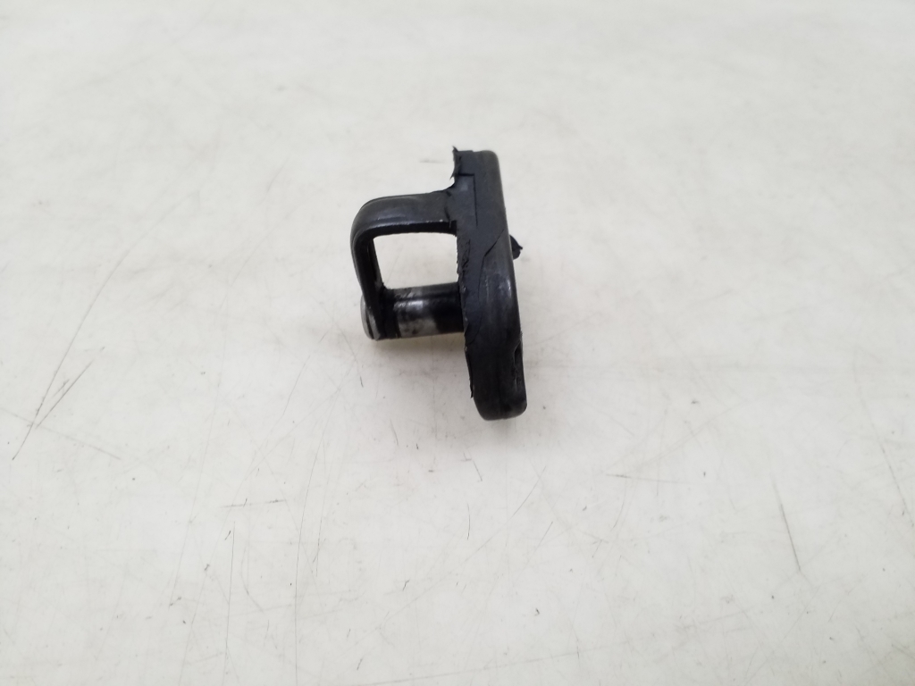 Naudotas Volkswagen Tiguan Bagažinės dangčio spynelės laikiklis 1T0827517A