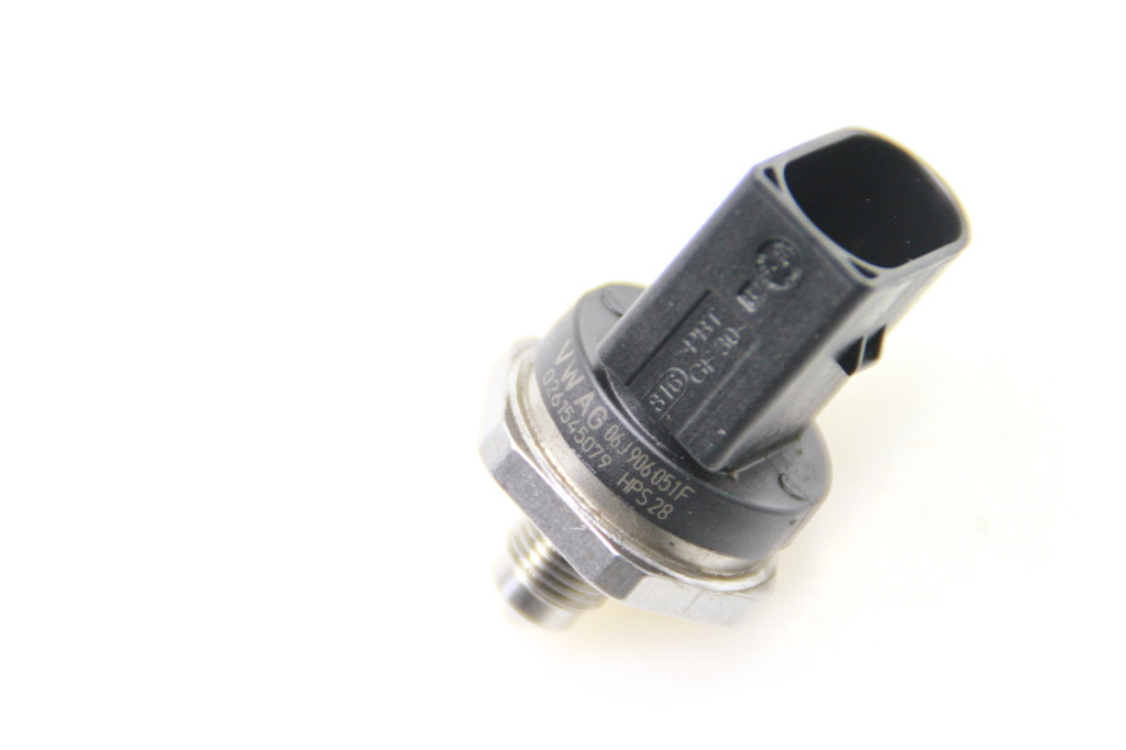 Used Volkswagen Golf High pressure fuel line sensor 06J906051F