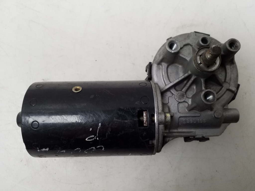 Used Ford Focus Windshield wiper motor XS4117508AB