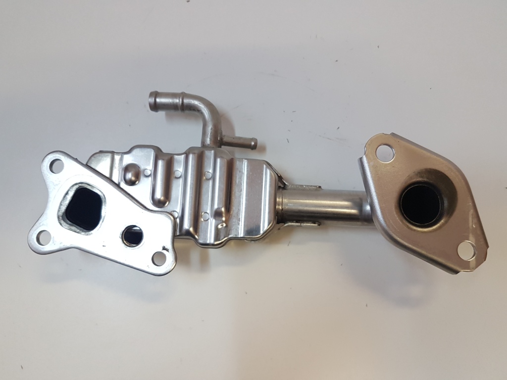 Used TOYOTA RAV 4 EGR valve cooler 25680-25030-B