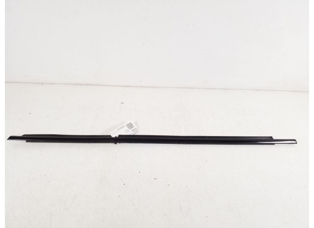 Used LEXUS RX Rear side door strip to glass outer 75730-48031