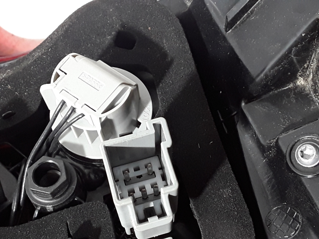 Naudotas VOLVO XC40 Žibintas galinis kampinis 31446790