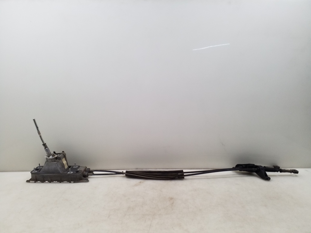 Used Volkswagen Tiguan Gear shift mechanism and its details 1K0711061B