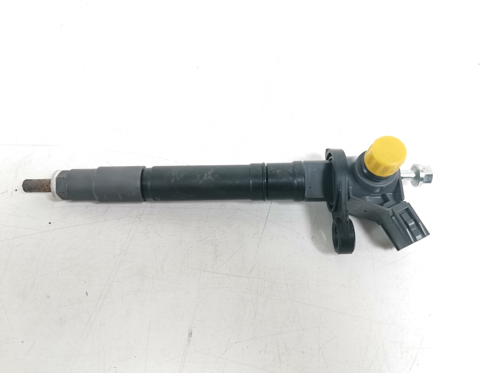 Used TOYOTA Land Cruiser Fuel injector 23670-11080