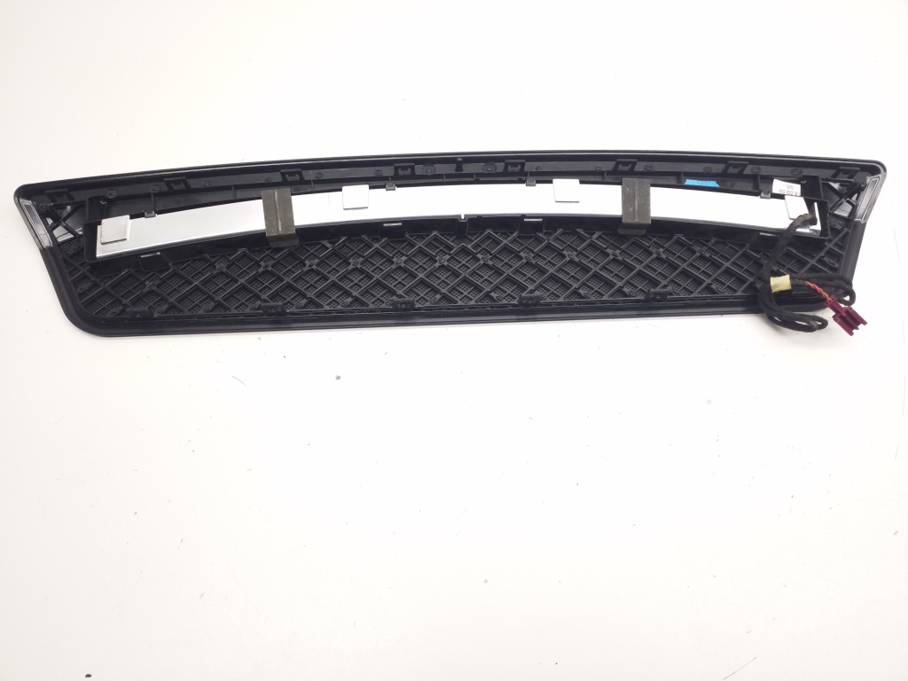 Used Mercedes Benz E-Class Additional stop light A2048200056