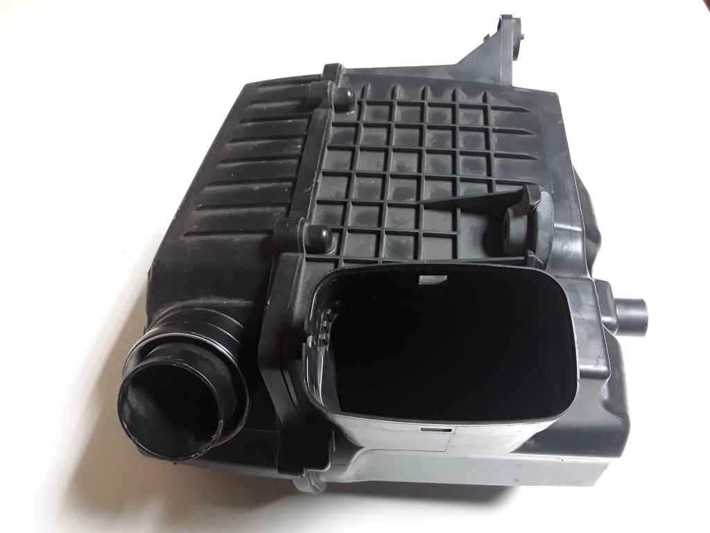 Used AUDI A1 Air filter housing 6R0129607C