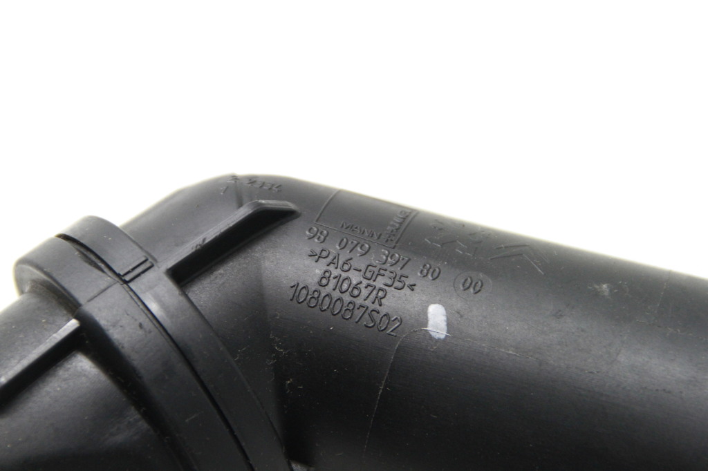 Used Peugeot 2008 Air intake hose 9807939780