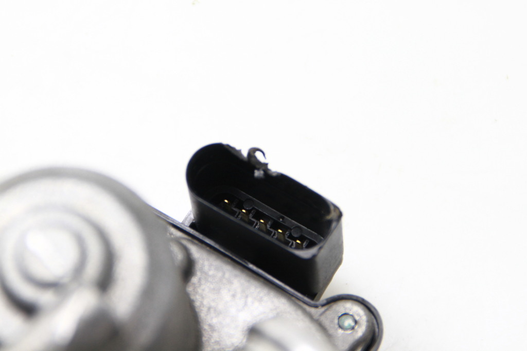 Used AUDI A6 EGR valve 04L131501B