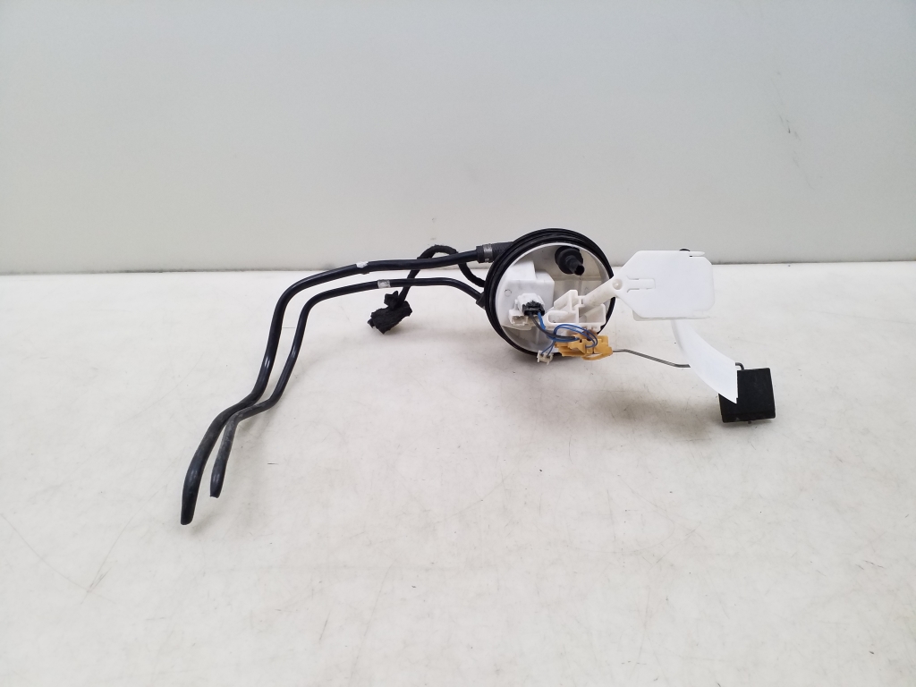 Used Mercedes Benz E-Class Fuel level gauge in the tank A2114701641