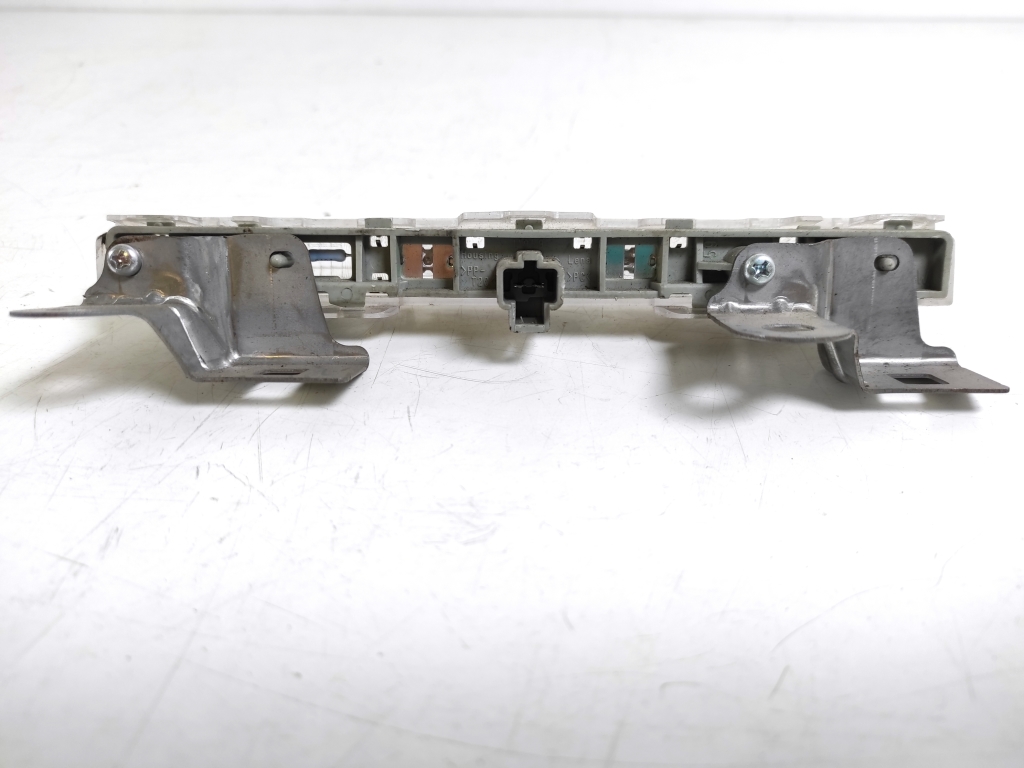 Used TOYOTA Auris Additional stop light 81006-12010