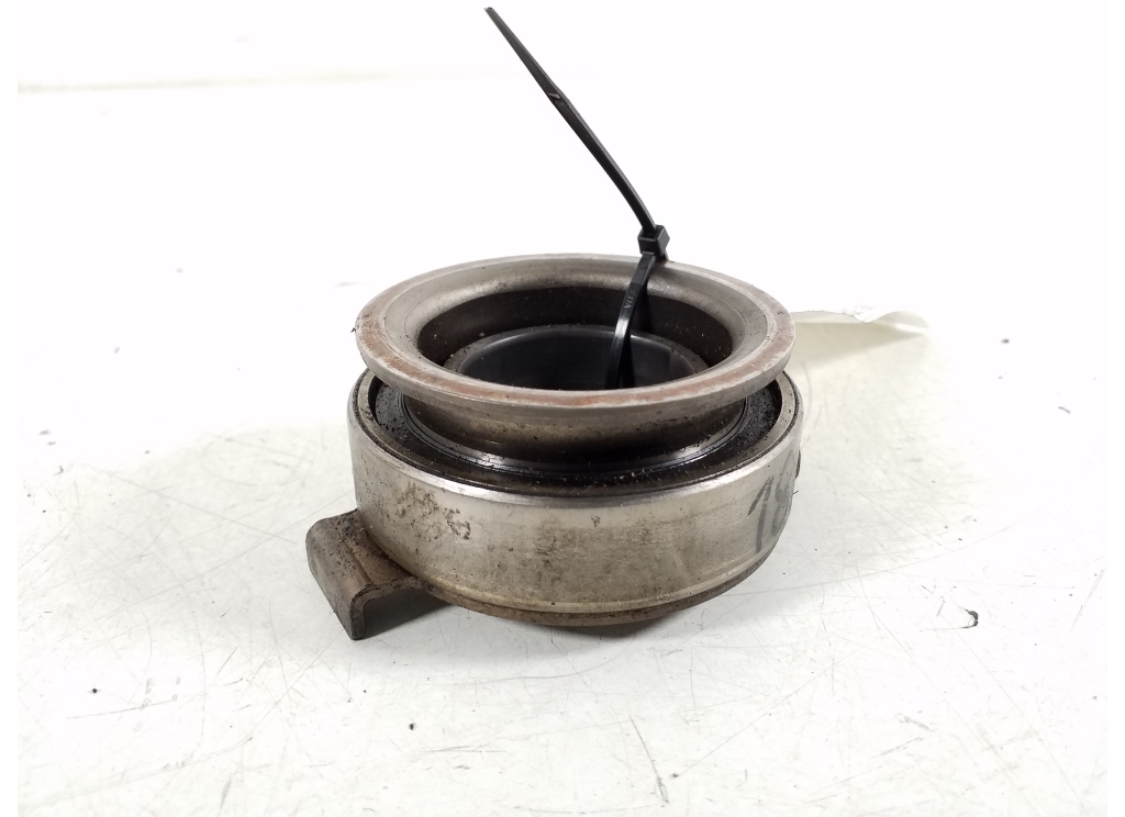 Used TOYOTA RAV 4 Clutch release bearing 31230-20200