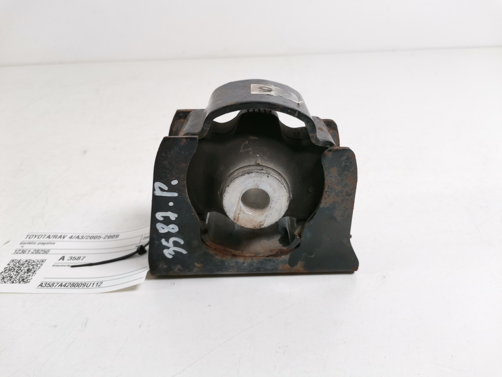 Used TOYOTA RAV 4 Engine cushion 12361-28250