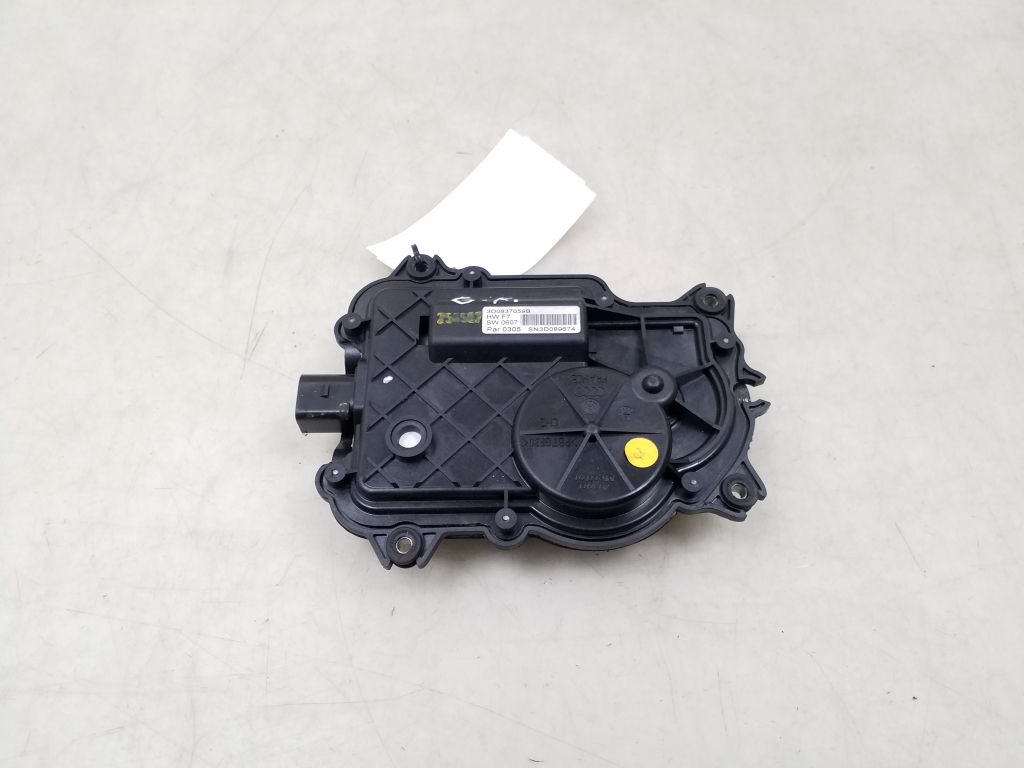 Used Volkswagen Phaeton Rear side door closer 3D0837059B