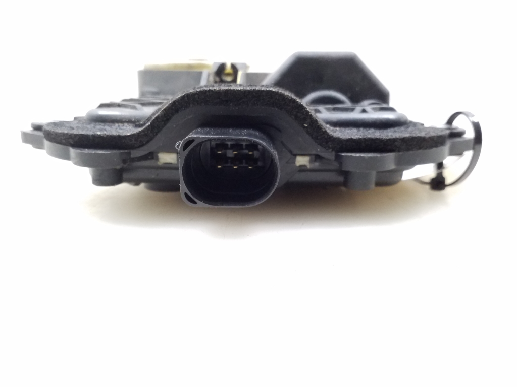 Used Volkswagen Phaeton Rear side door closer 3D0837059B