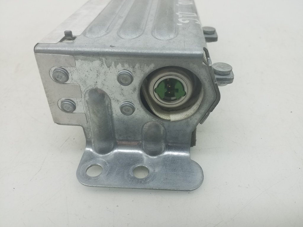 Naudotas Mercedes Benz S-Class Galinės sėdynės oro pagalvė A2218600605