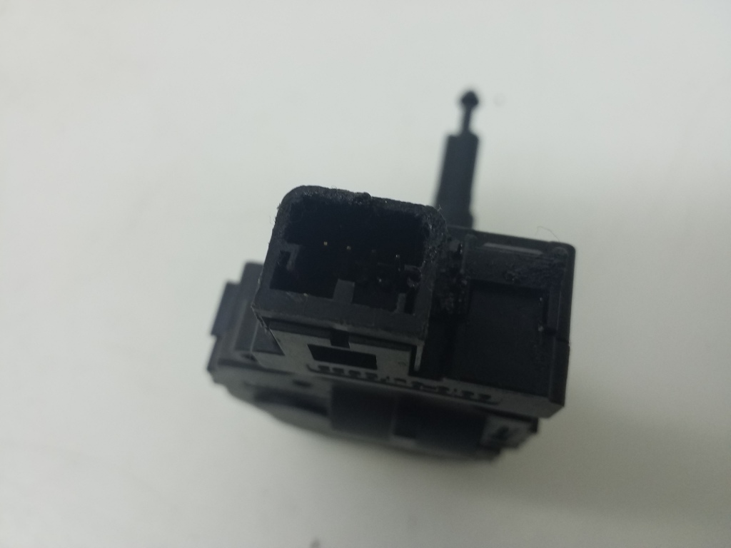 Used Mercedes Benz S-Class Interior shoulder valve motor A2218200042