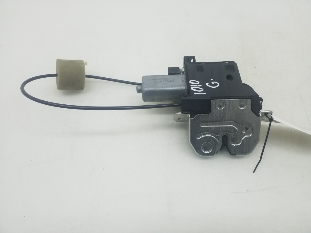 Used Mercedes Benz S-Class Trunk lid lock A2217500085