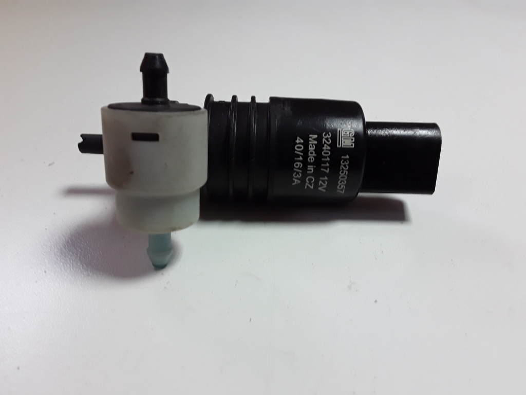 Used Opel Corsa Front window washer motor 13250357