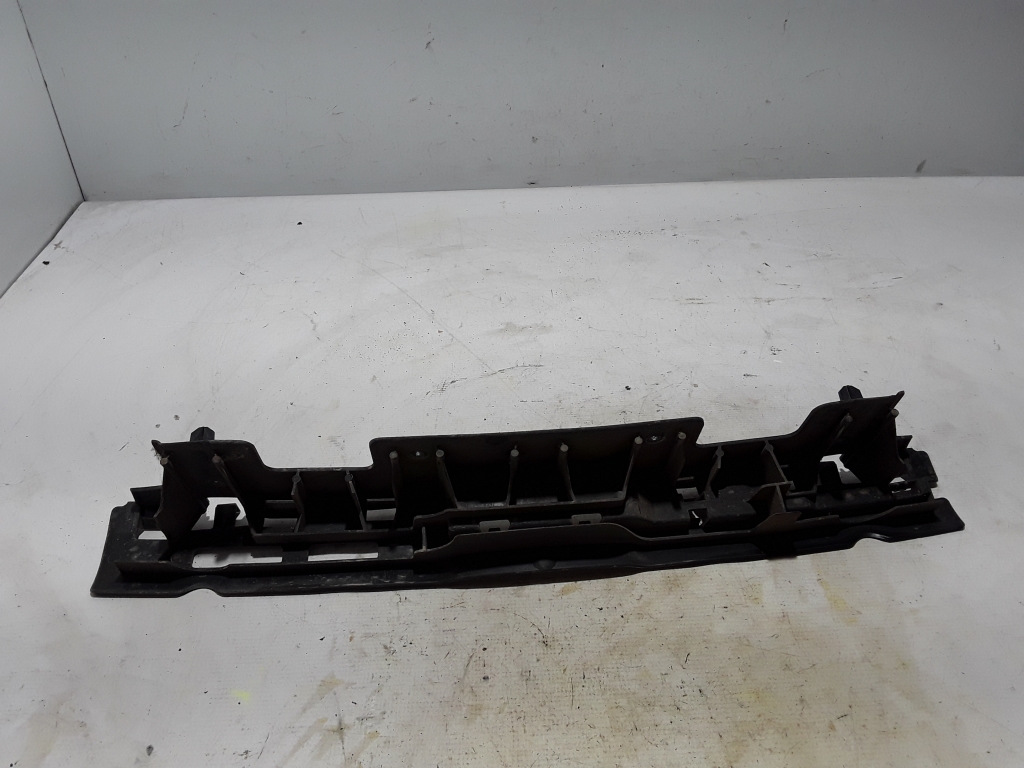 Used RENAULT Clio Rear bumper bracket 8200290035