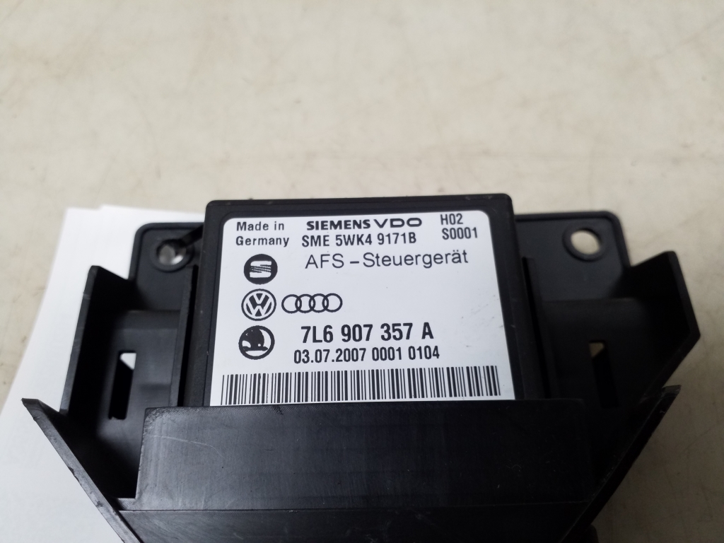 Used Volkswagen Phaeton Light control module 7L6907357A
