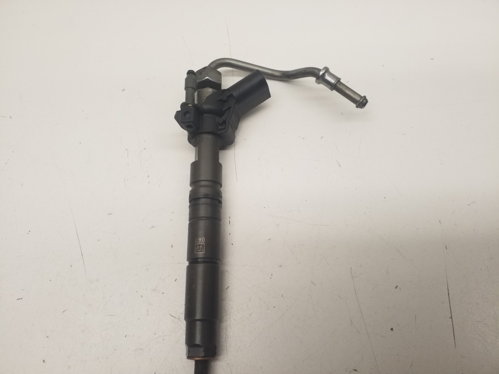 Used Mercedes Benz E-Class Fuel injector A6420701187