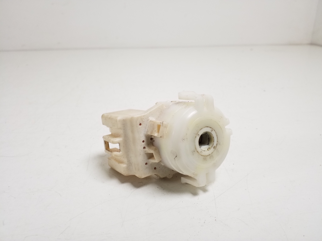 Naudotas TOYOTA Yaris Užvedimo spynelės kontaktai 84450-71010