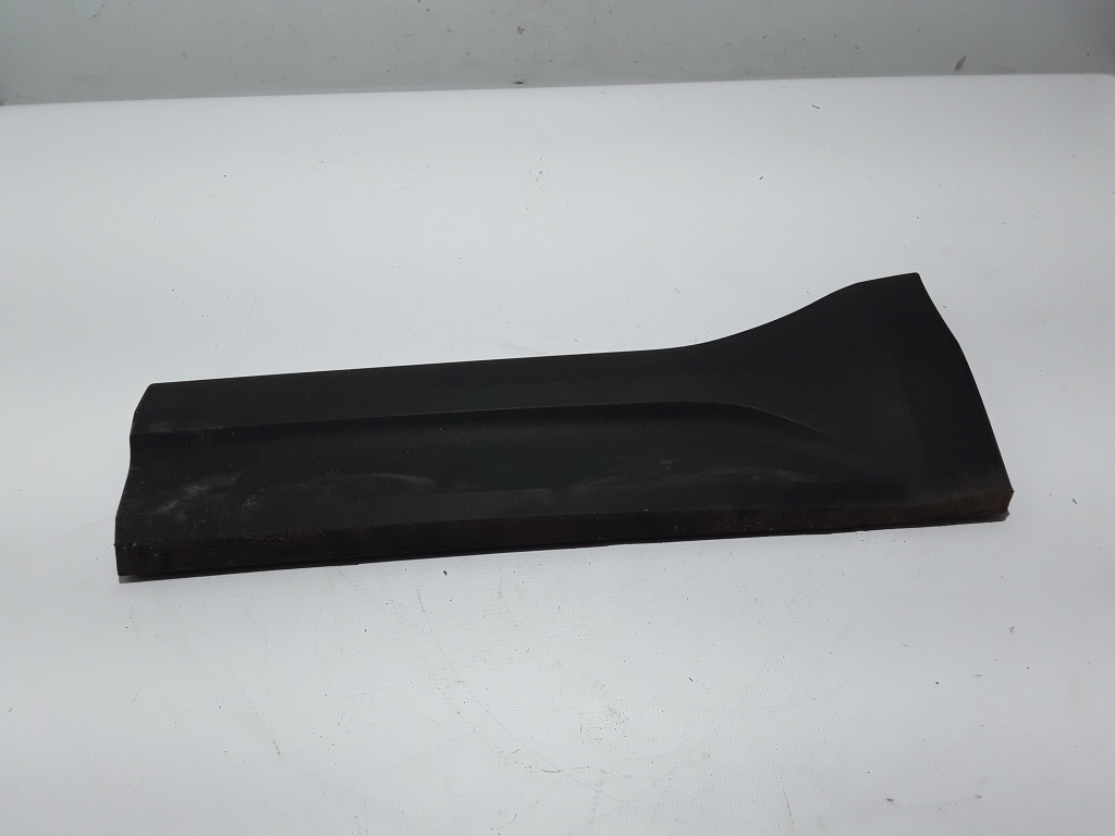 Used VOLVO XC40 Rear side door strip 31448318