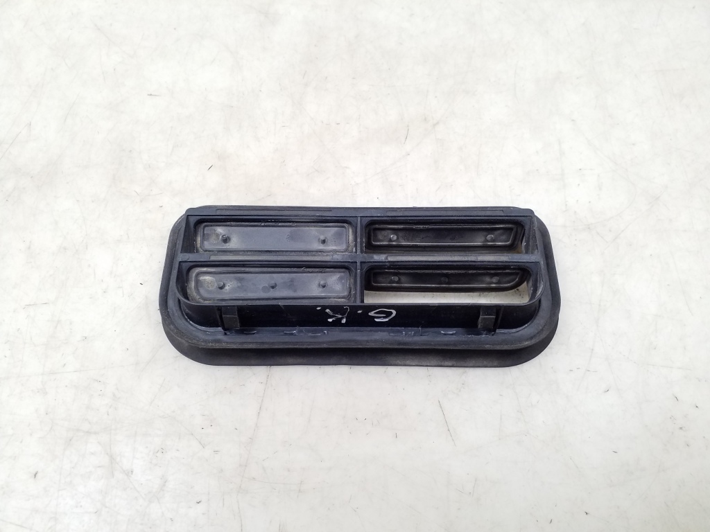 Used Volkswagen Phaeton Another detail of the cabin shoulder 3D0819465B