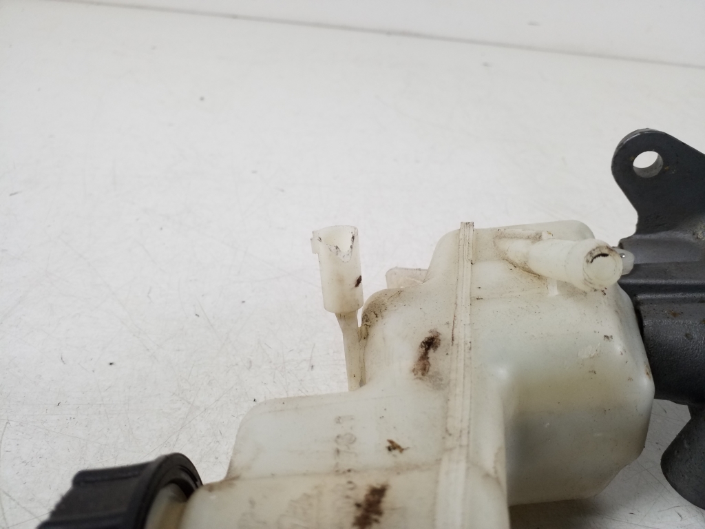 Used TOYOTA Yaris Master cylinder 47201-09650
