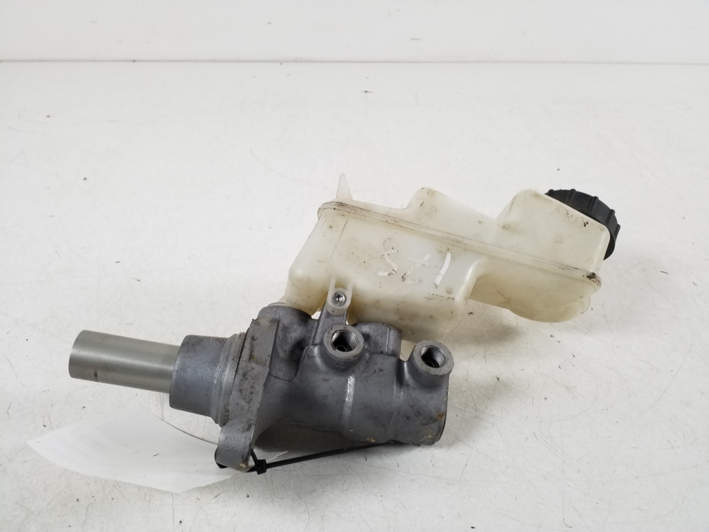 Used TOYOTA Yaris Master cylinder 47201-09650
