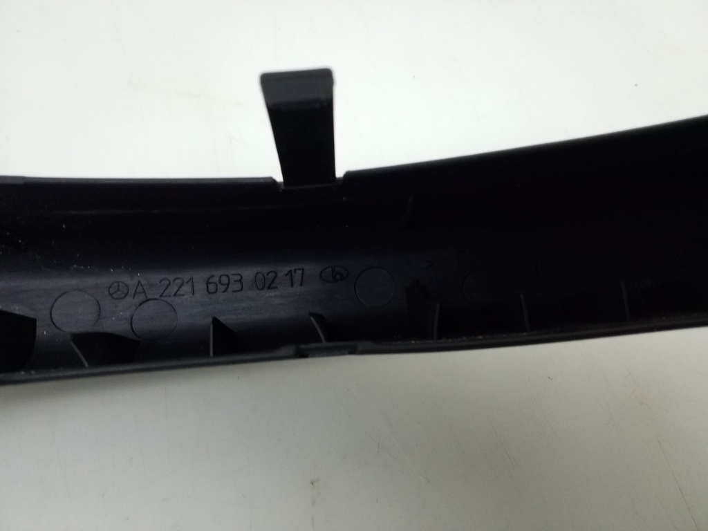 Used Mercedes Benz S-Class Trunk lid hinge trim A2216930217