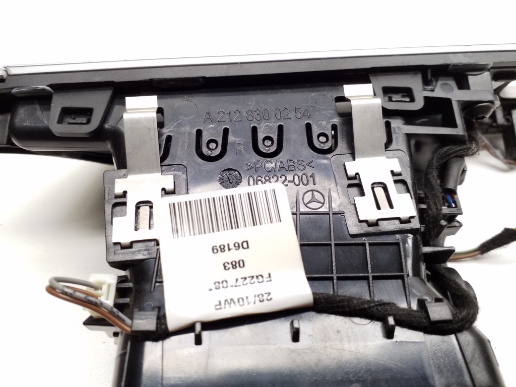 Used Mercedes Benz E-Class Interior panel ventilation grilles A2128300254