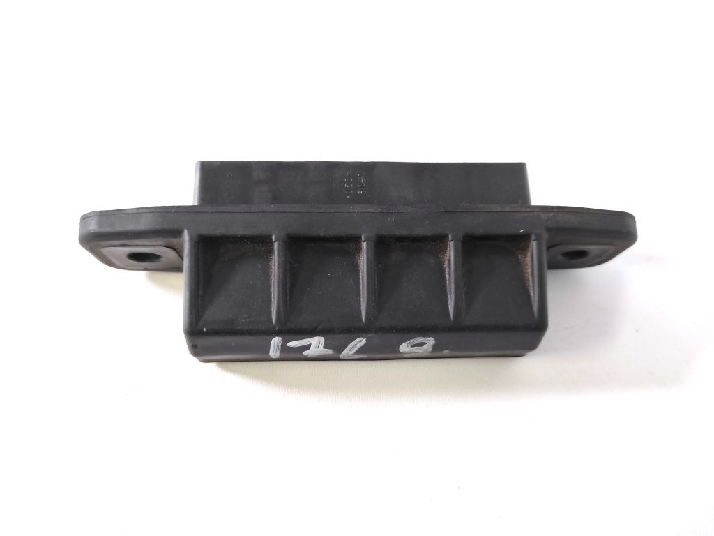 Used TOYOTA Yaris Outer boot handle 84840-28030