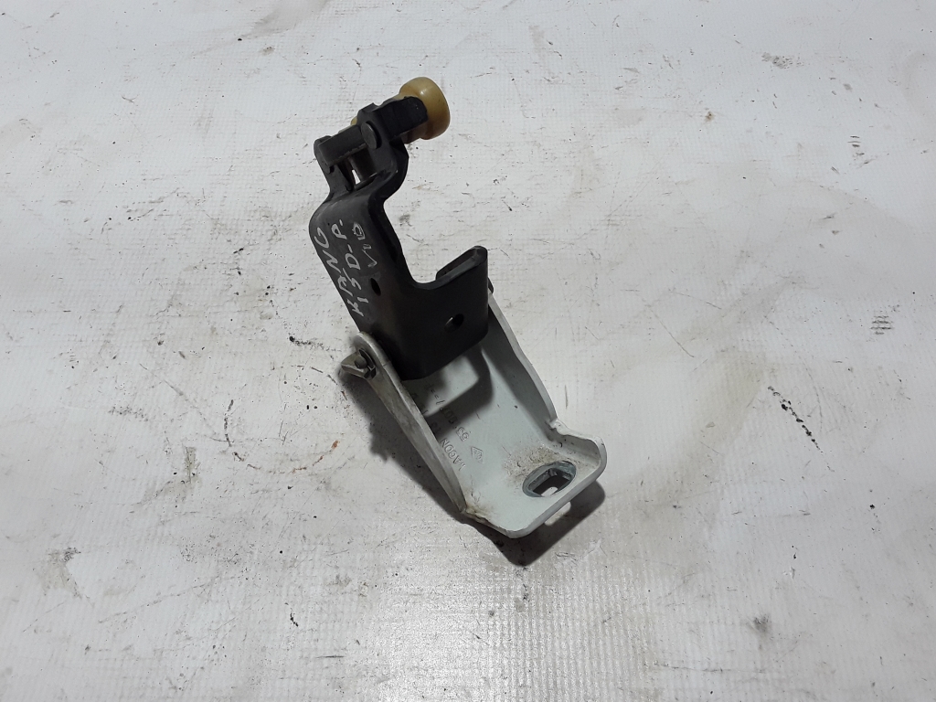 Naudotas RENAULT Kangoo Stumdomų durų laikiklis 8200497637