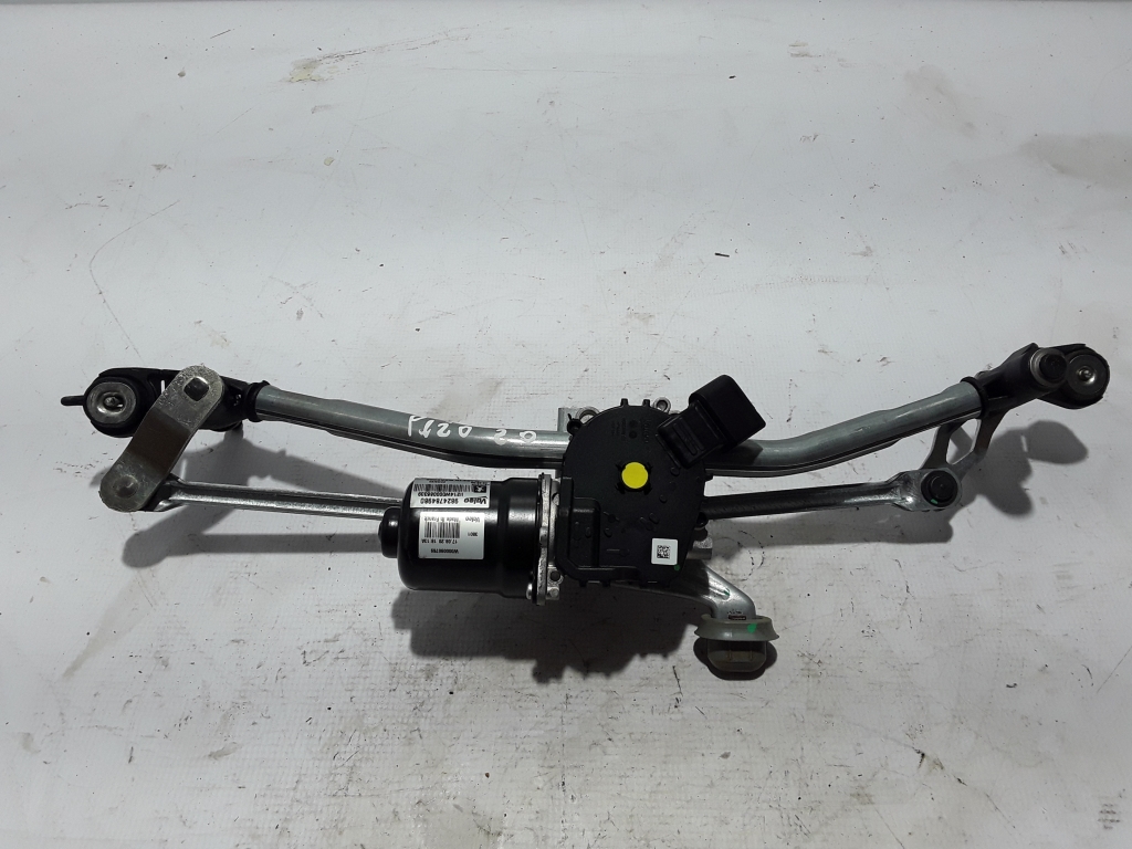 Used Peugeot 2008 Windshield wiper mechanism 9824784980