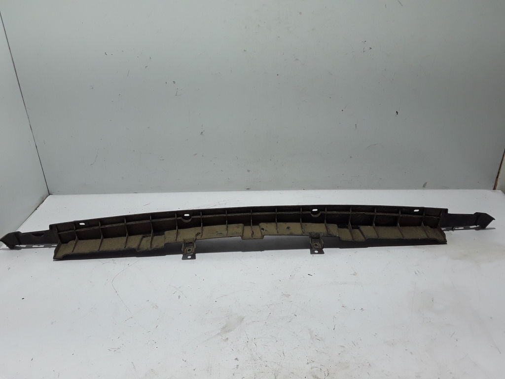 Used RENAULT Kangoo Rear bumper bracket on the rear panel 8200633870