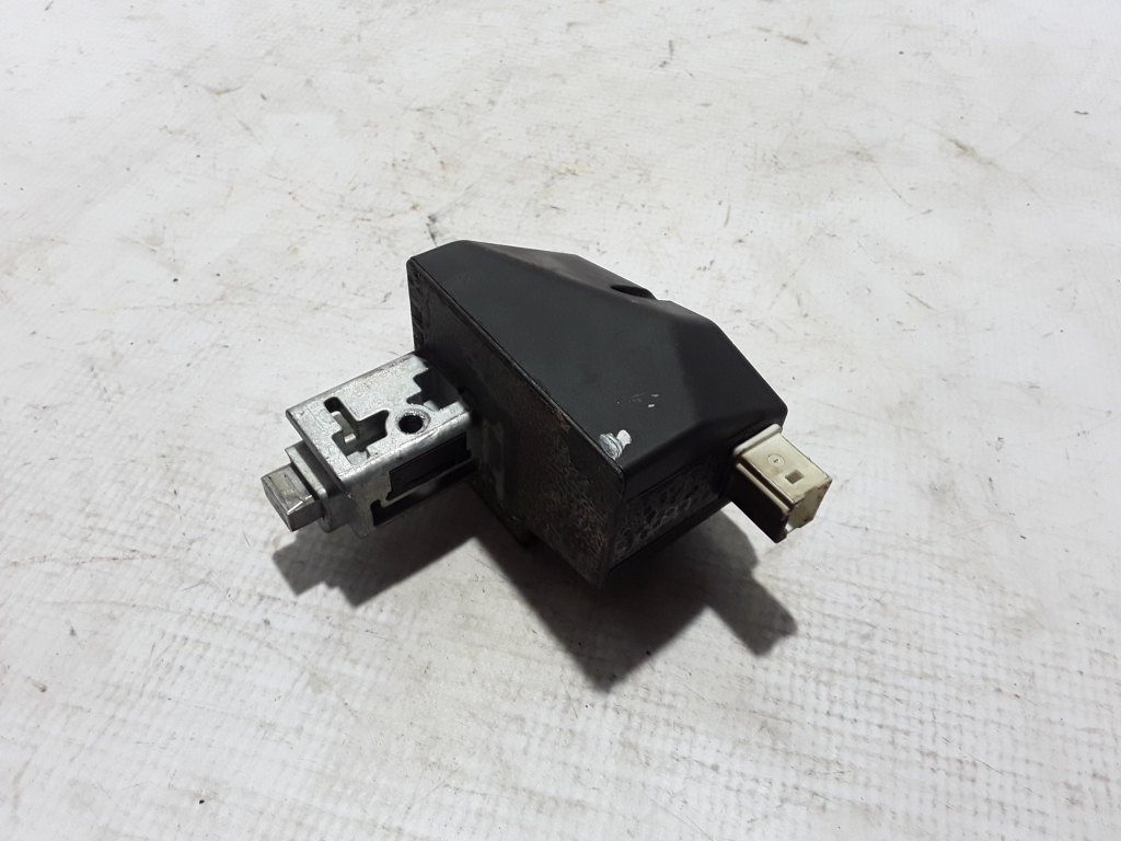 Used Peugeot 2008 Steering wheel locking mechanism 9815905380