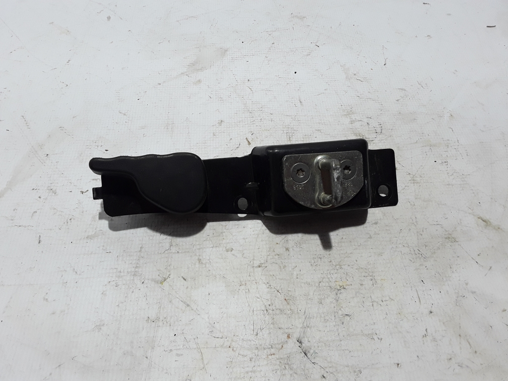 Used RENAULT Kangoo Rear tailgate lock 8200497811