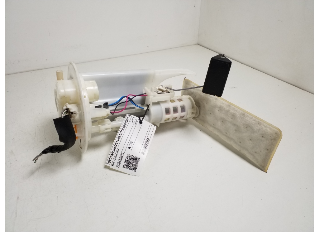 Naudotas TOYOTA Yaris Kuro siurblys bake 77704-0D070