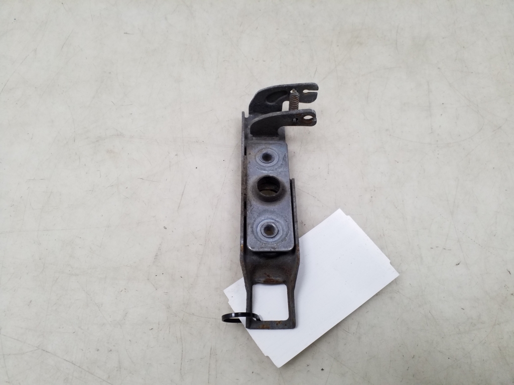 Used Mercedes Benz Sprinter Engine cover lock A9067500450