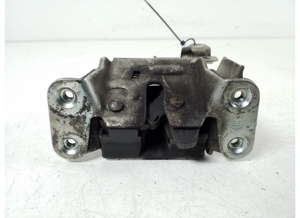 Used TOYOTA Previa Sliding door lock 69370-28060